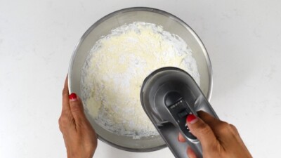 Easy Foolproof Victoria Sponge Cake - Supergolden Bakes
