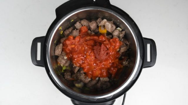 Beef Stifado | Greek Beef Stew - Supergolden Bakes
