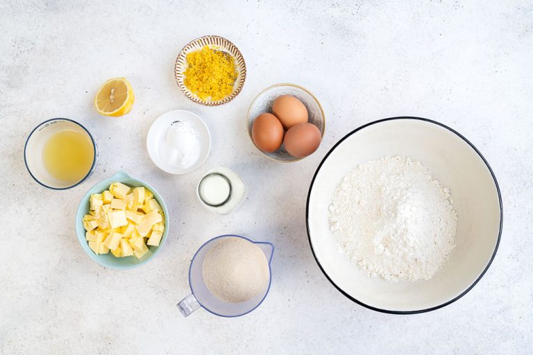 Round Lemon Drizzle Cake - Supergolden Bakes