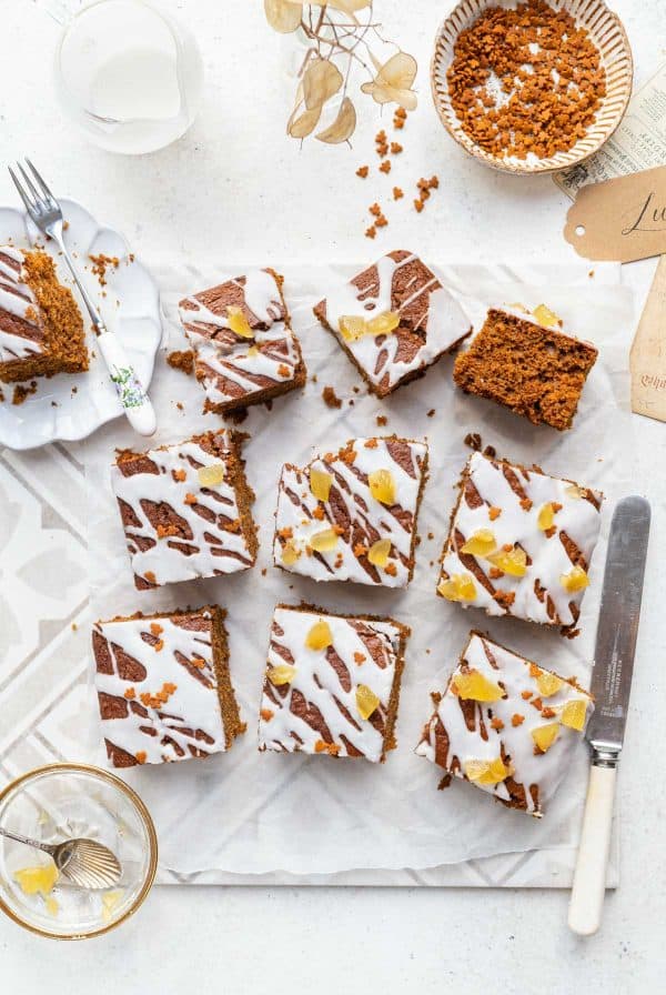 Easy Ginger Cake - Supergolden Bakes