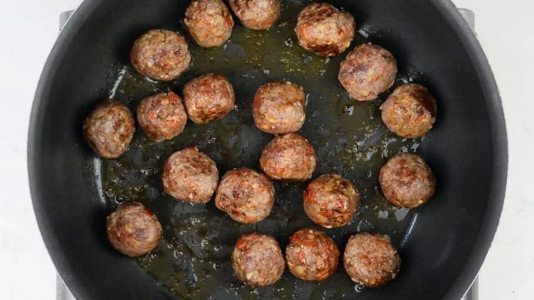 Albóndigas - Spanish Meatballs in Rich Tomato Sauce - Supergolden Bakes