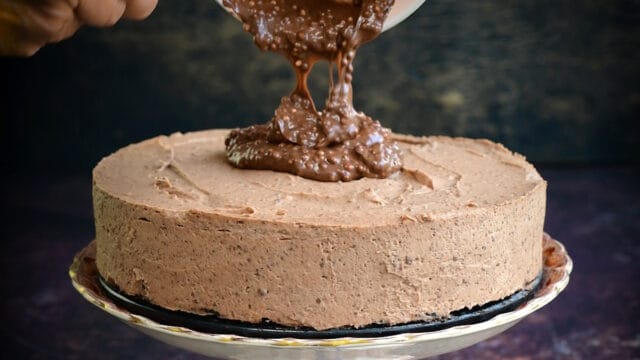 Maltesers Cheesecake – No Bake - Supergolden Bakes