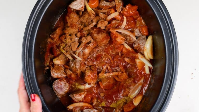 Slow Cooker Chunky Beef Chili - Supergolden Bakes