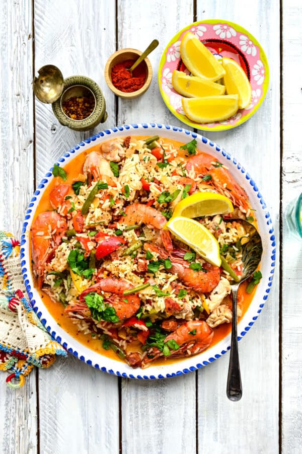 Slow Cooker Paella with Chicken, Chorizo and Shrimp - Supergolden Bakes