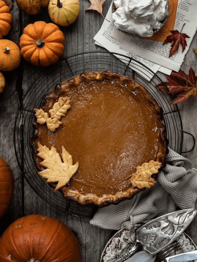 Homemade Pumpkin Pie from Scratch - Supergolden Bakes