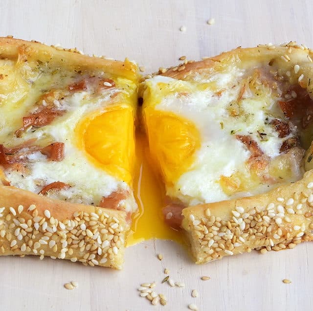 Peinirli - Greek Boat Shaped Pizza - Supergolden Bakes