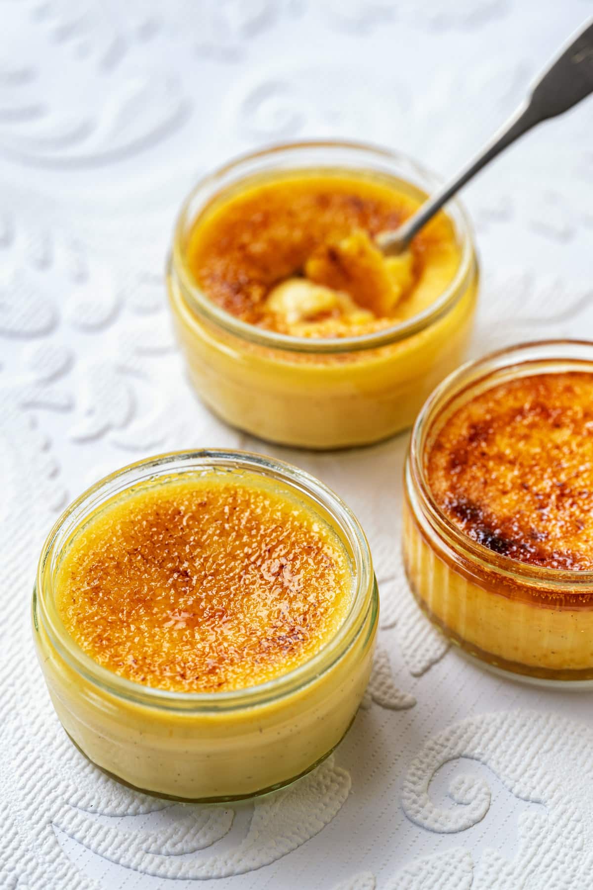 Easy Vanilla Crème Brûlée (Air Fryer or Oven) - Supergolden Bakes