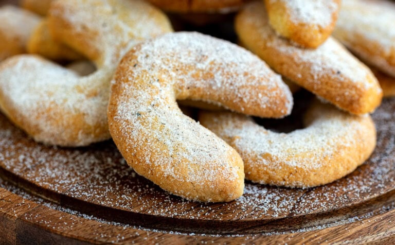 Vanillekipferl – Vanilla Crescent Cookies - Supergolden Bakes