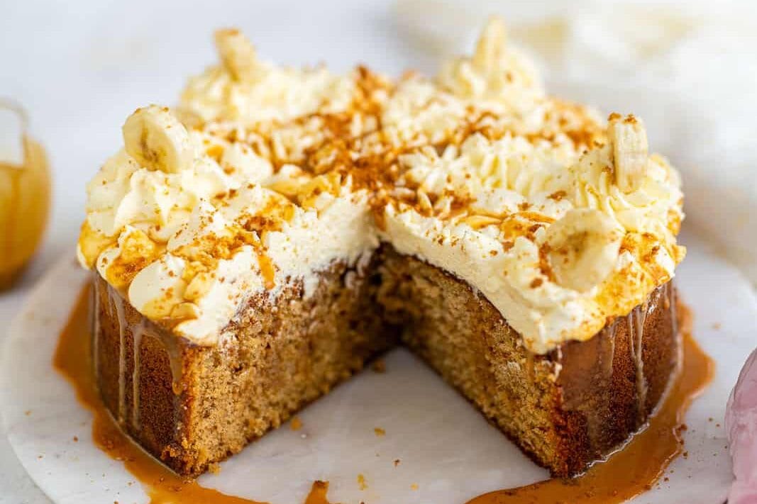 Banoffee Cake - Supergolden Bakes