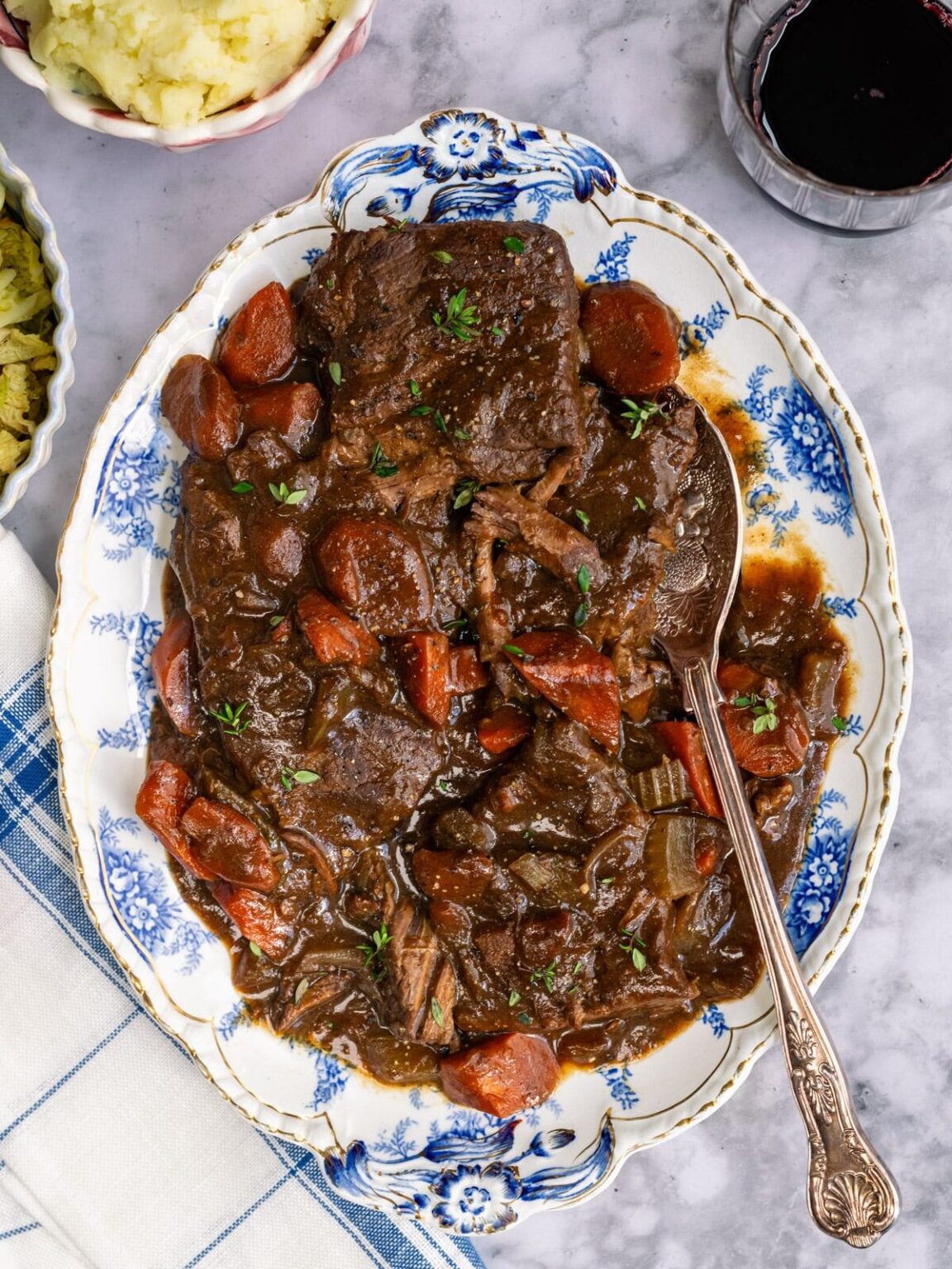 Slow Cooker Braised Steak With Rich Gravy - Supergolden Bakes