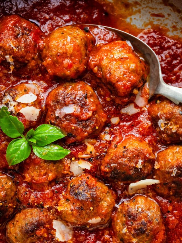 Italian Meatballs Recipe - Supergolden Bakes