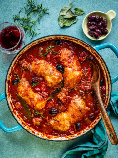 Chicken Cacciatore (Italian Chicken Stew) - Supergolden Bakes