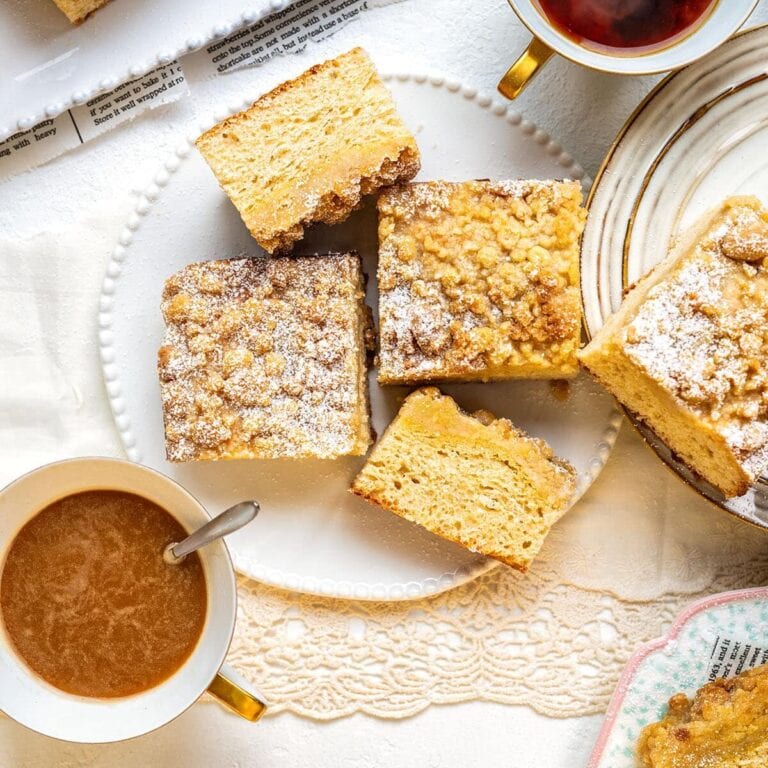 Streuselkuchen (German crumb cake) - Supergolden Bakes