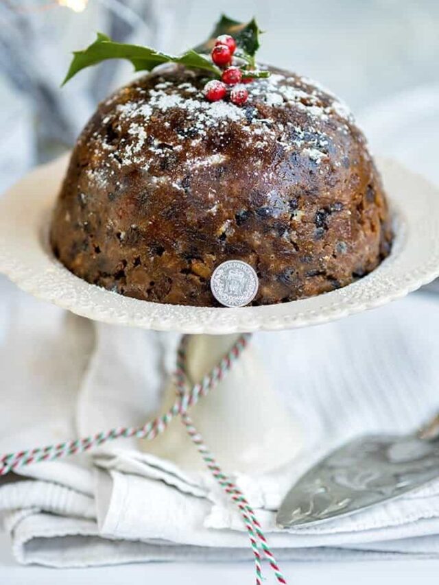 Traditional Christmas Pudding - Supergolden Bakes